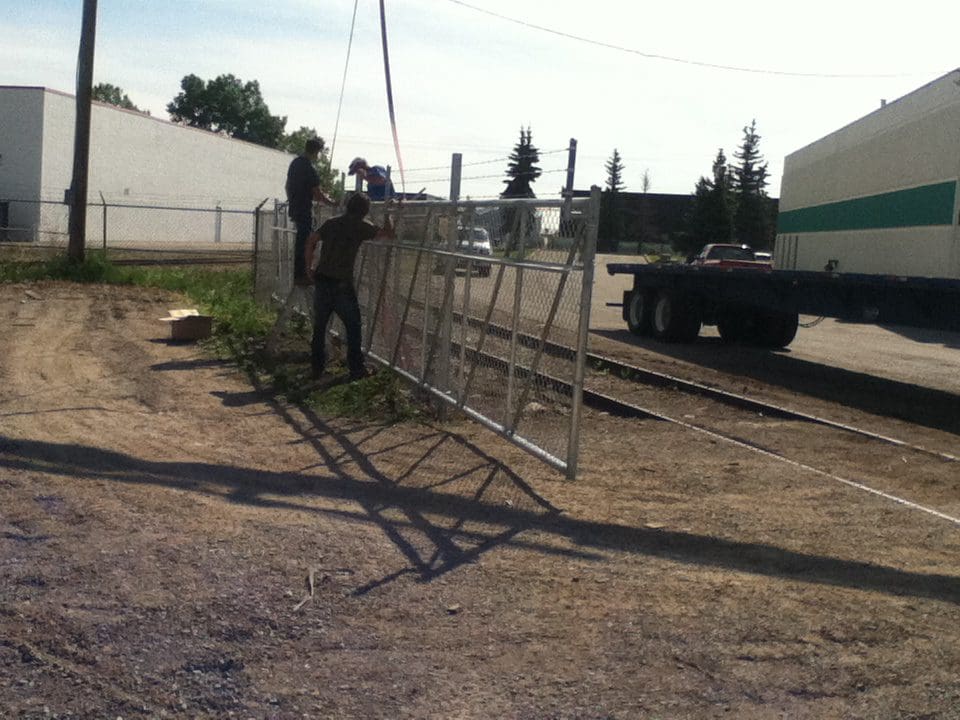 Commercial – Cantilever Gates - Built Rite Fence Inc.